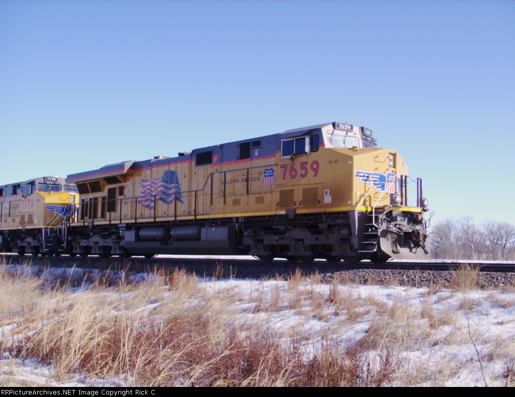 UP 7659 Leads Containers WB